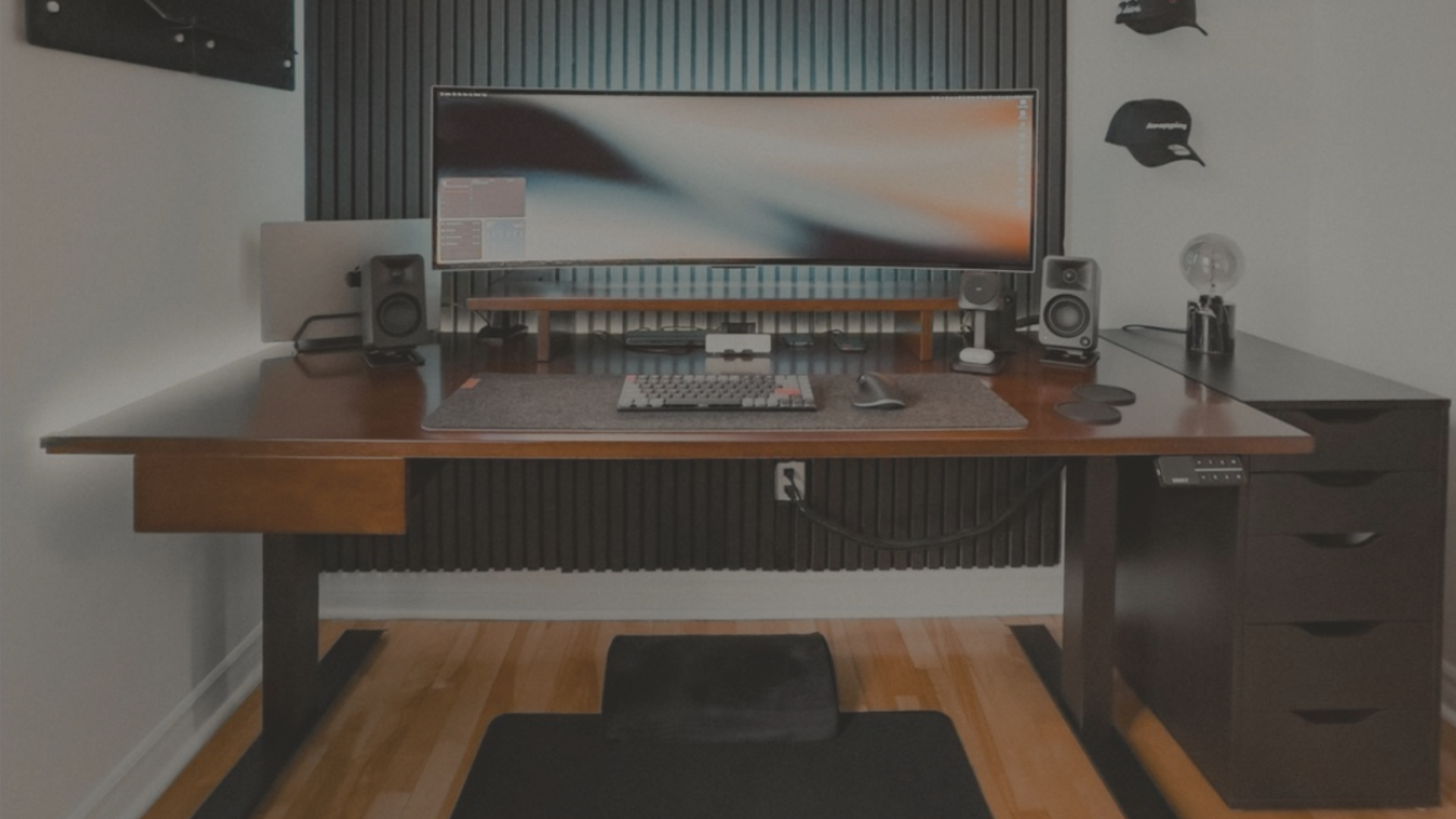 Balancing Work and Play: How to Create a Versatile Home Office and Gam ...